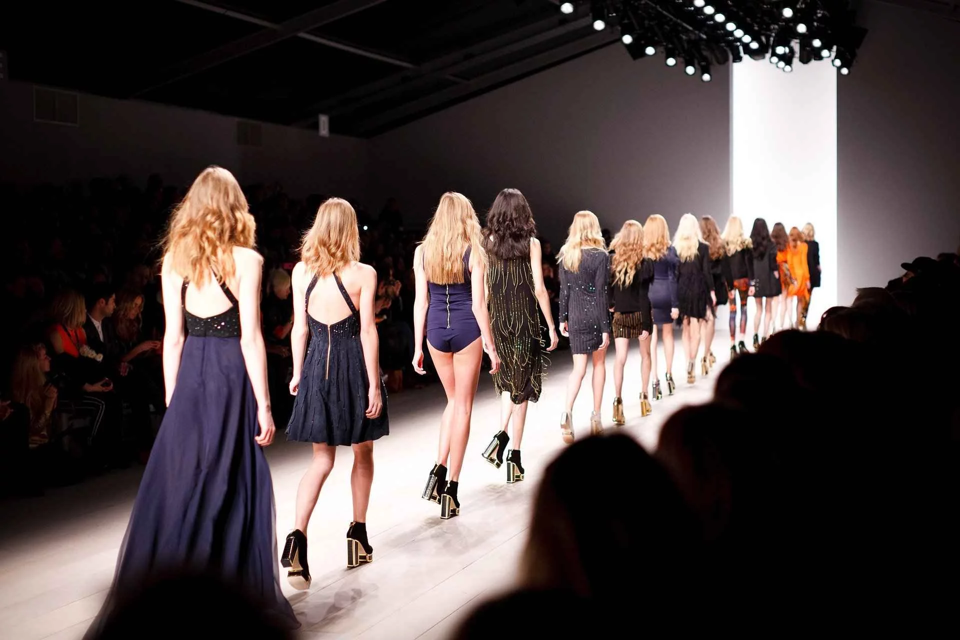 Mannequin : métier, salaire, formation | CIDJ
